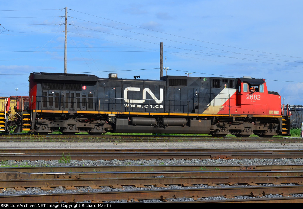 CN 2682